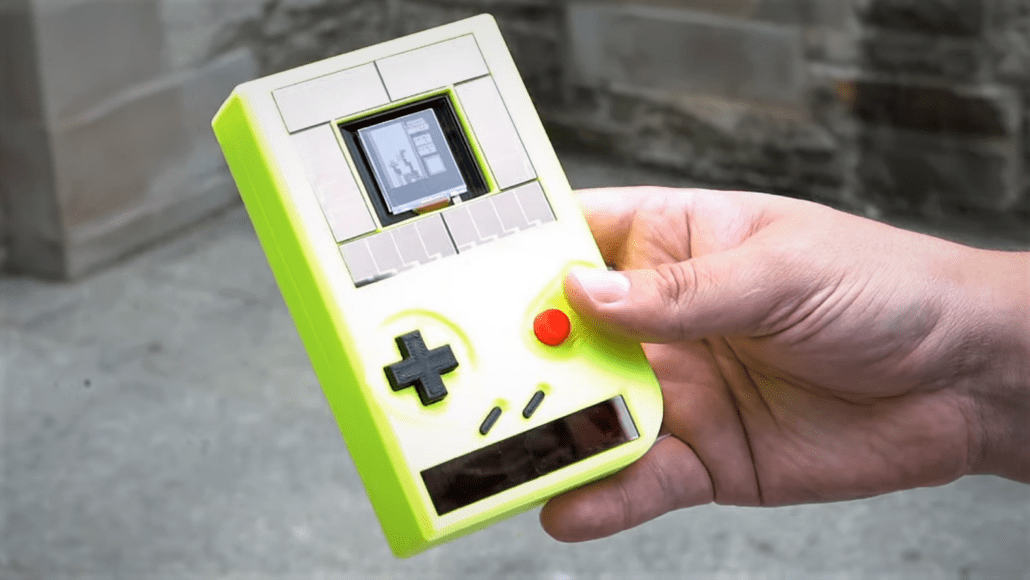 Dieser Game Boy läuft ohne Batterien, dafür mit Solarenergie