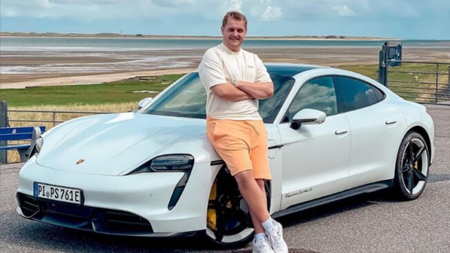 Trymacs zeigt Pokémonkarten-Sammlung für über €120.000