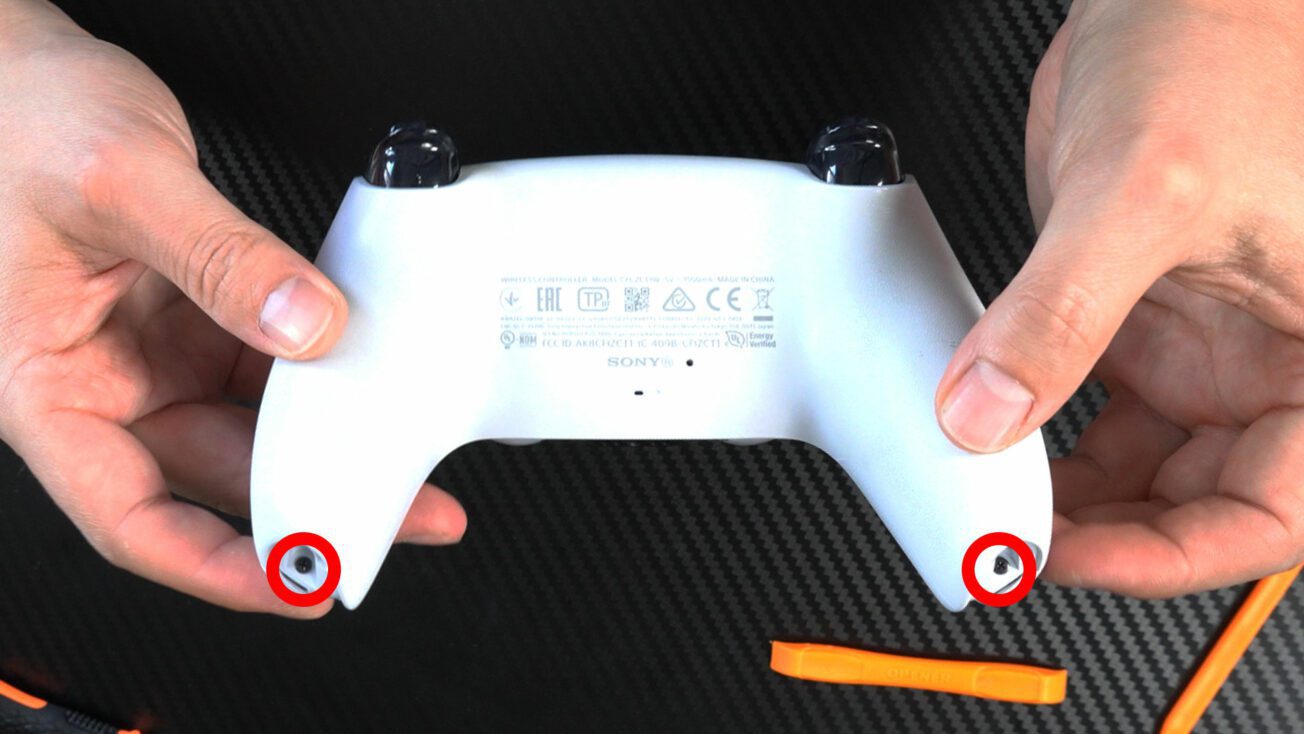 PS5-Controller öffnen und auseinanderbauen, so geht's!